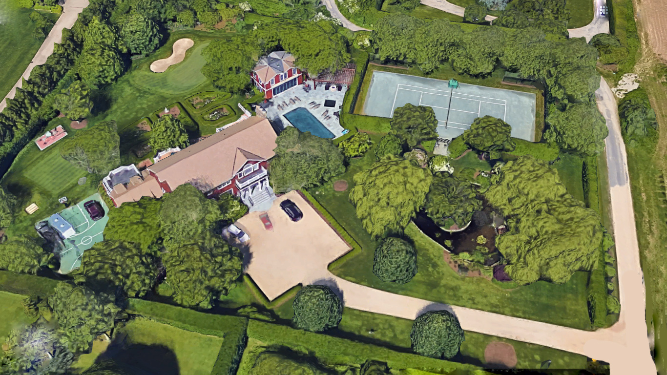 We’re Glued to the Manafort Trial for the Juicy Details | Behind The Hedges