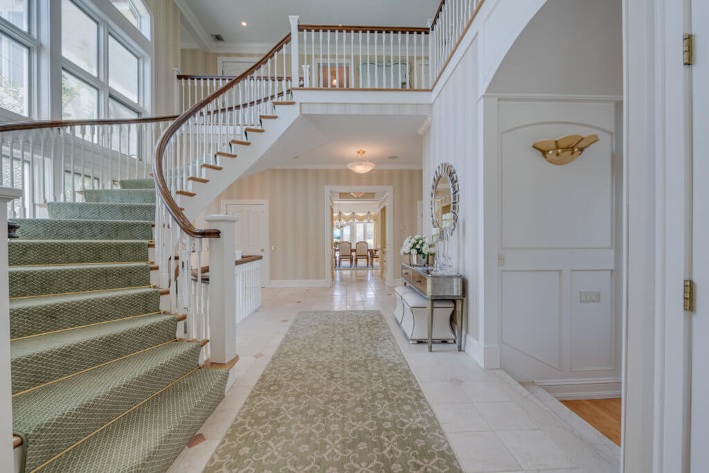 Traditional Fordune Estate in Water Mill Hopes to Fetch $16.995 Million ...