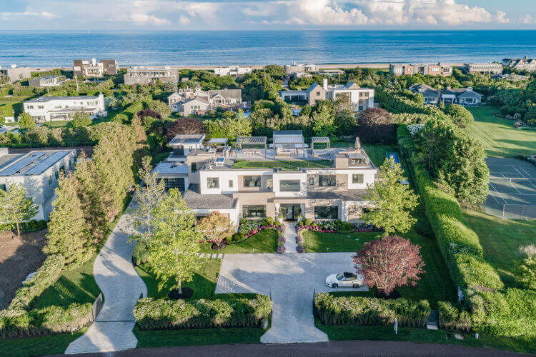 In Contract: Joe Farrell’s $25 Million Bridgehampton House and More ...
