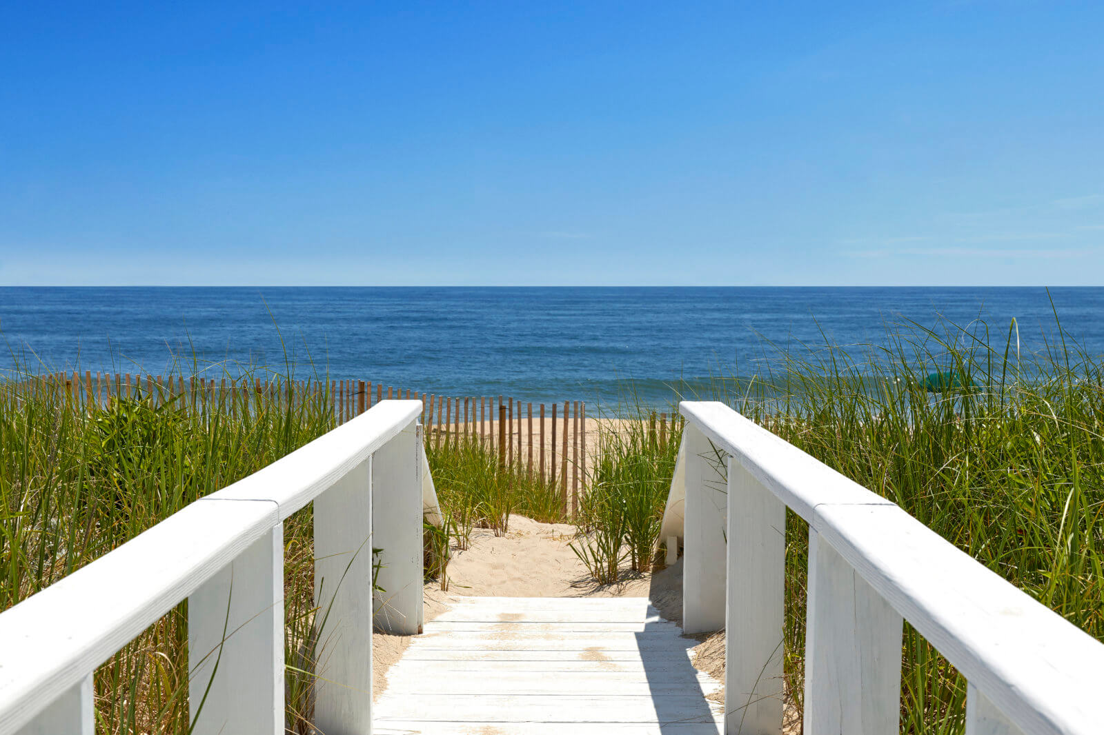 $23.5 Million Oceanfront Retreat Also Offers Wainscott Pond Views ...