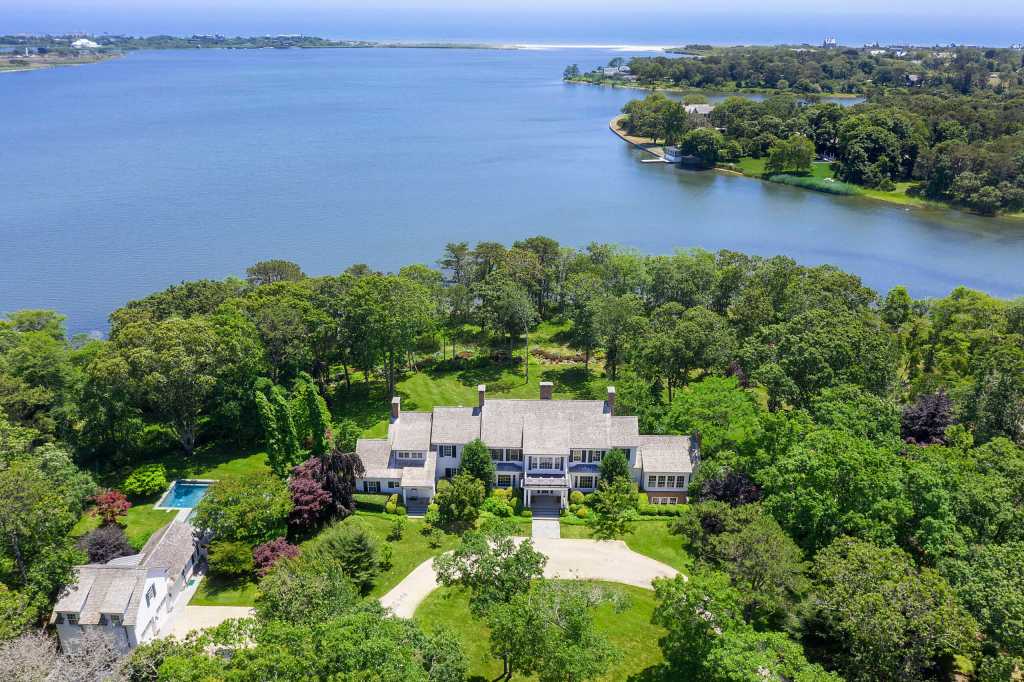 Sheldon Solow’s $70M Wainscott Estate Presents Unique Opportunity to ...