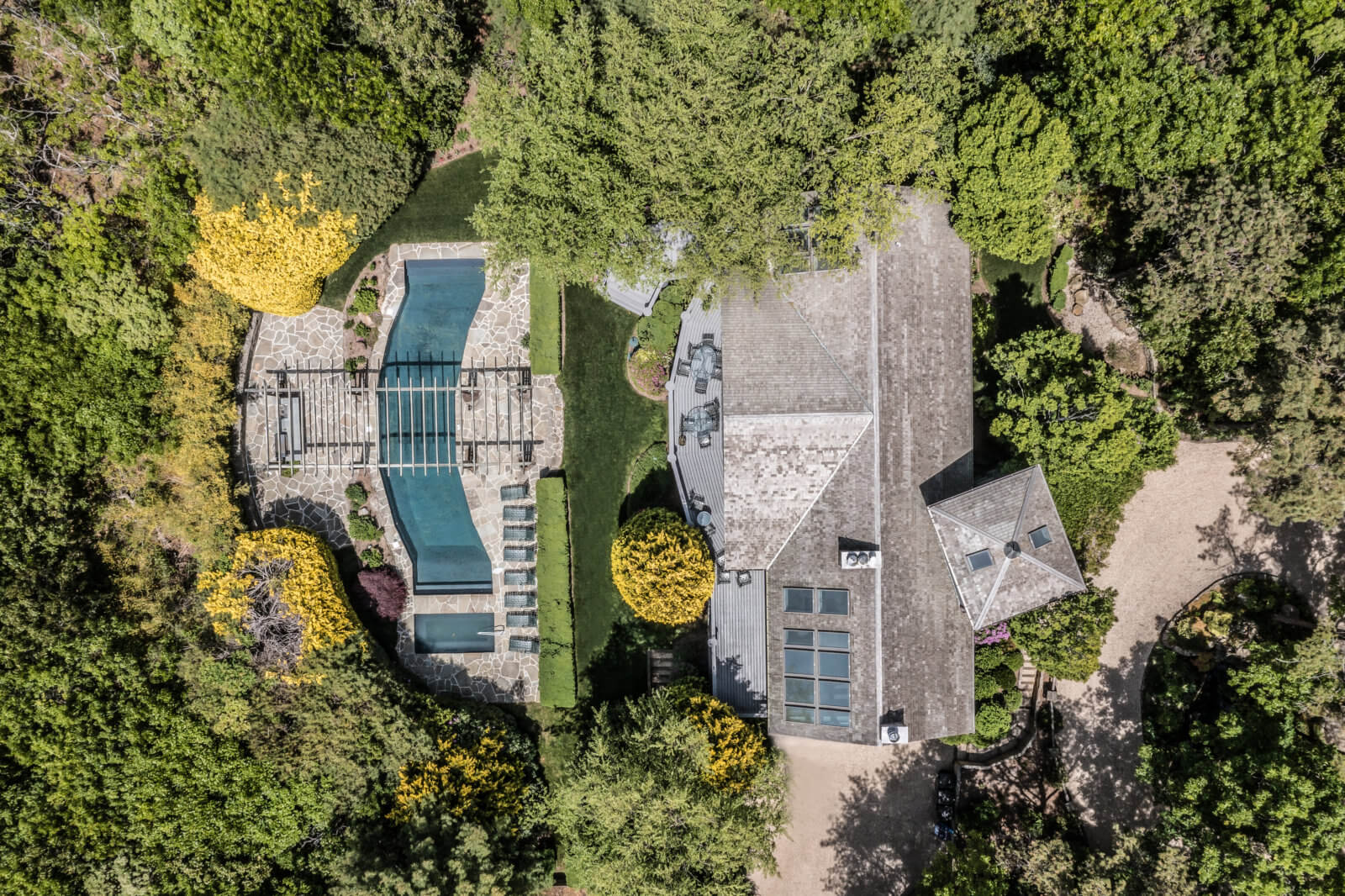 Water Mill Home Offers 360-Degree Views From One of the Hamptons ...