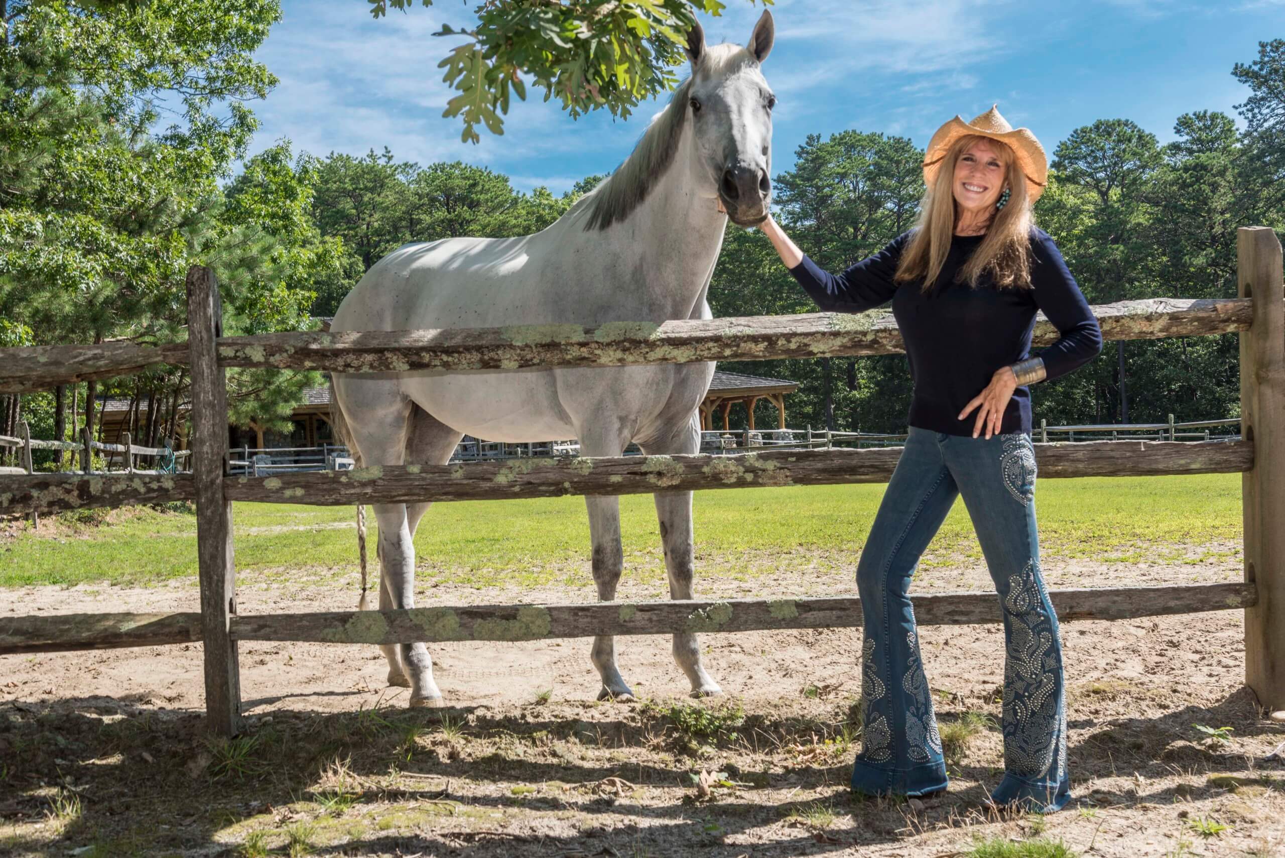 At Home in the Hamptons – with Jill Rappaport | Behind The Hedges