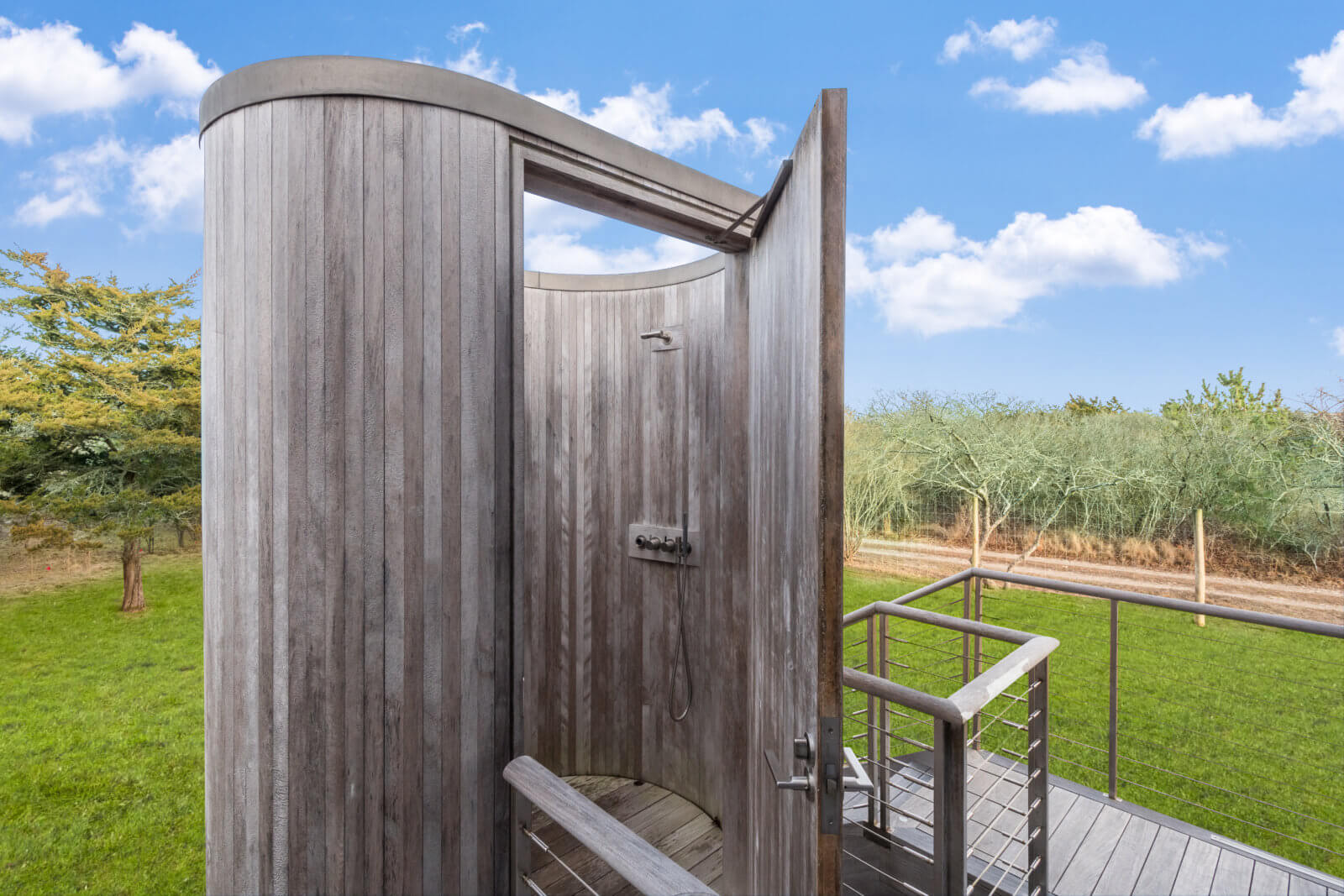 Beat the Heat: 5 Cool Outdoor Showers in the Hamptons
