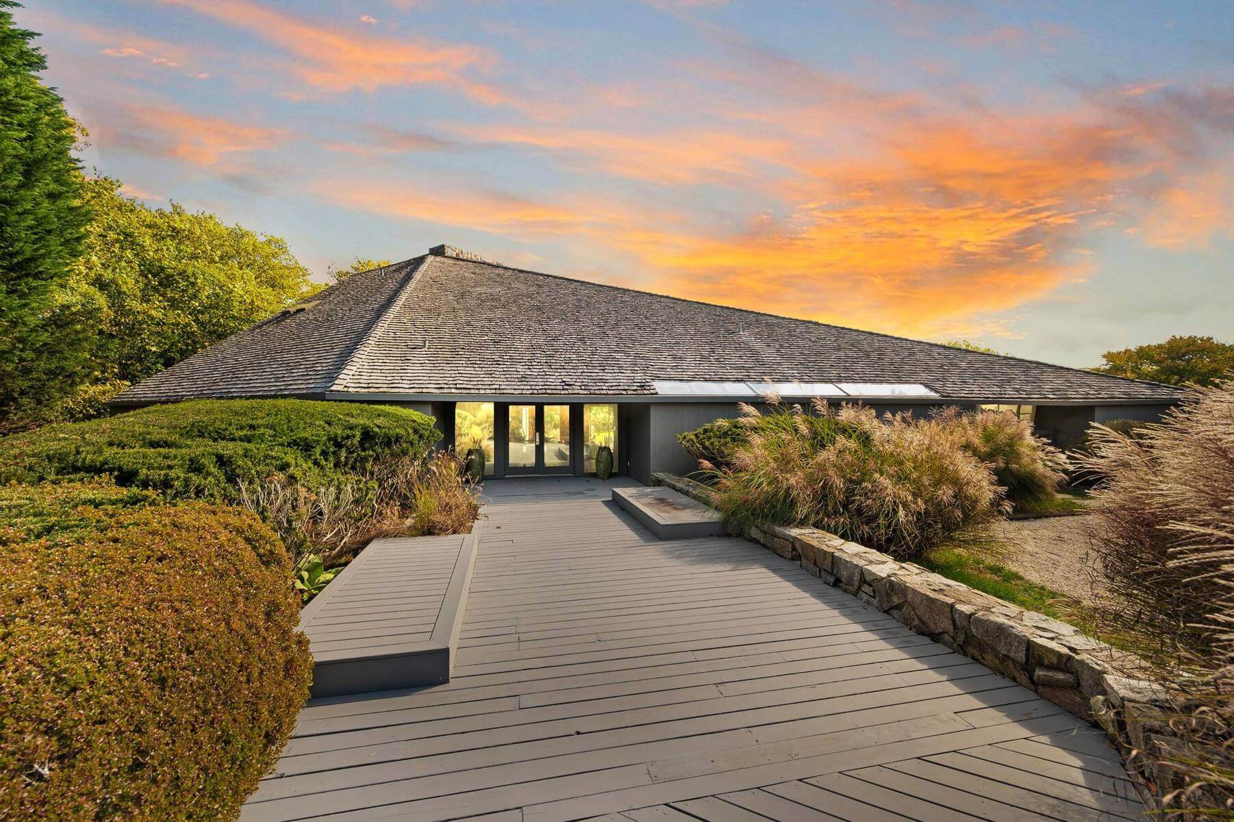 Norman Jaffe House in East Hampton Fetches $16.8 Million