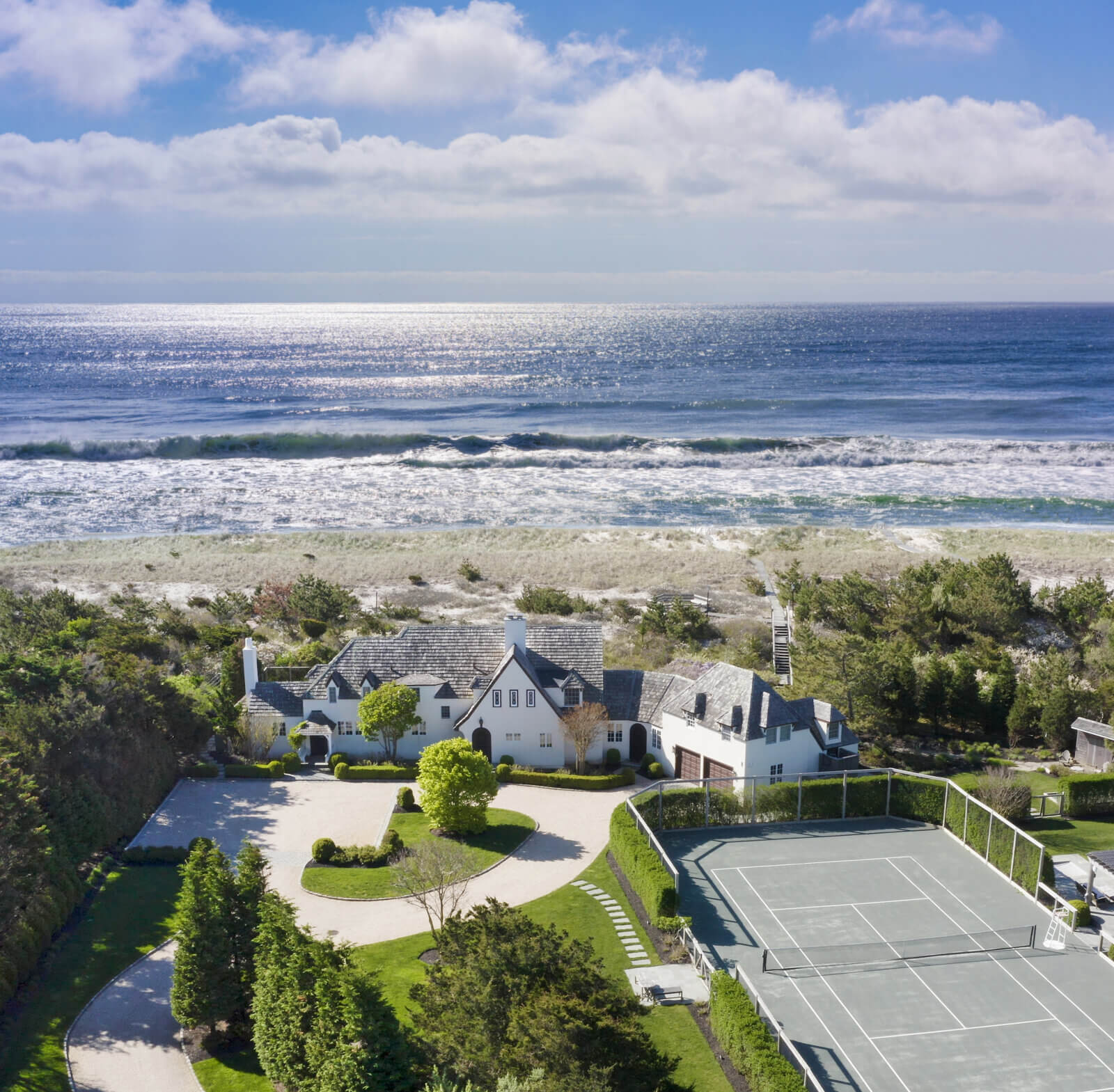 Quogue Oceanfront Estate Mixes Old-World Elegance With Modern Amenities