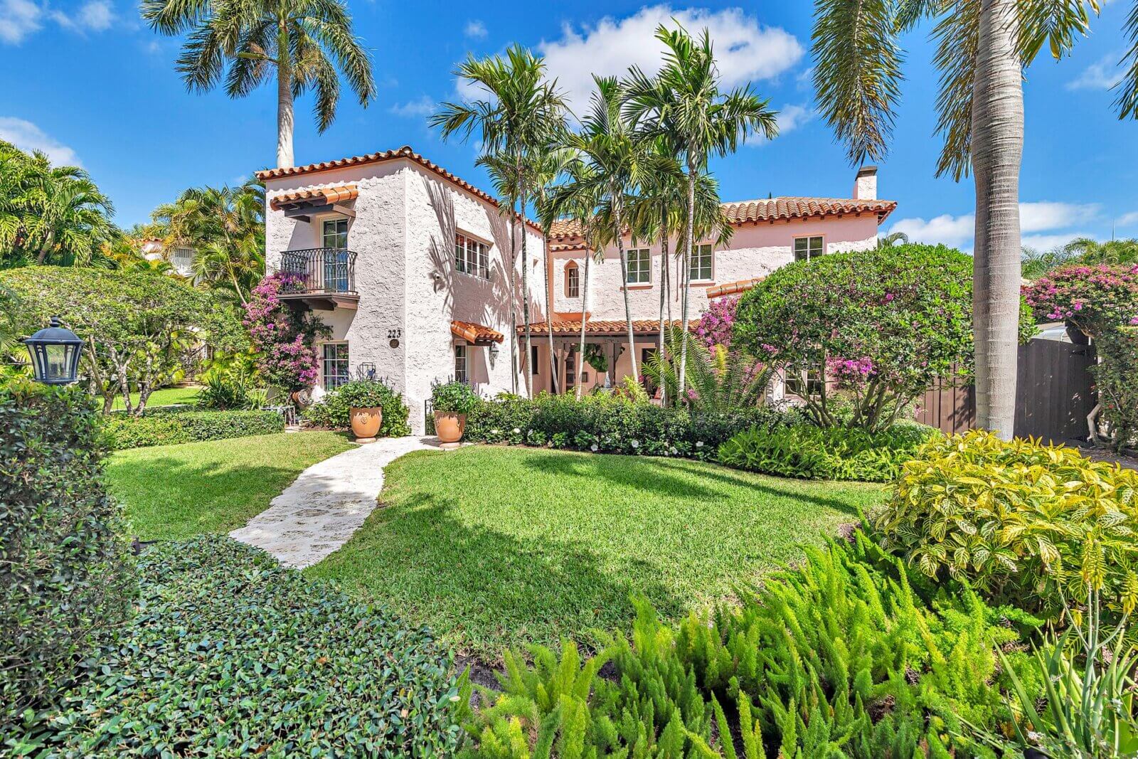 Meanwhile . . . in Palm Beach: ALINA Swings a Golf Simulator, Michael ...