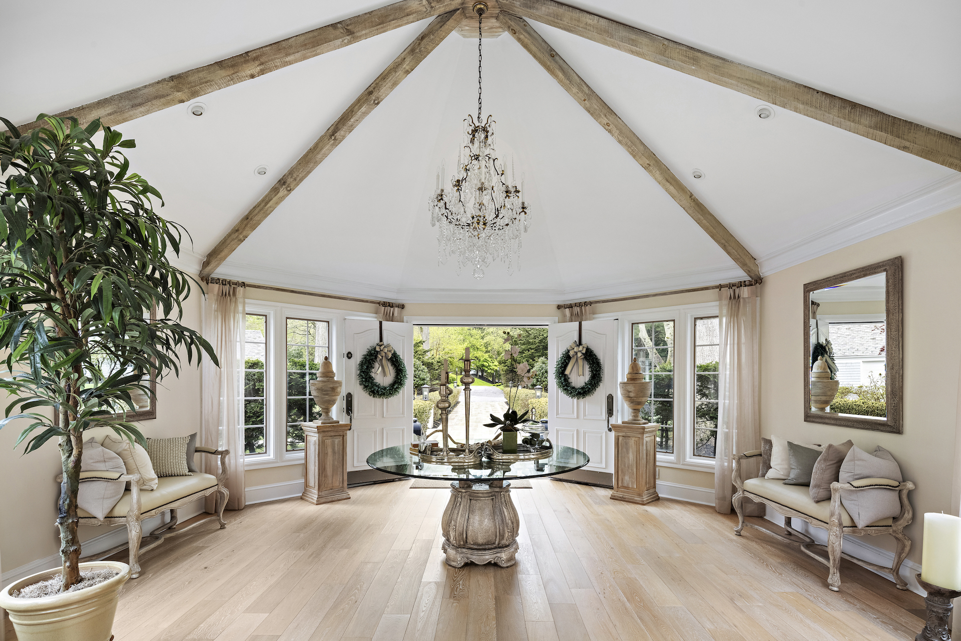 Joy Mangano’s Long Island Mansion Goes to Auction